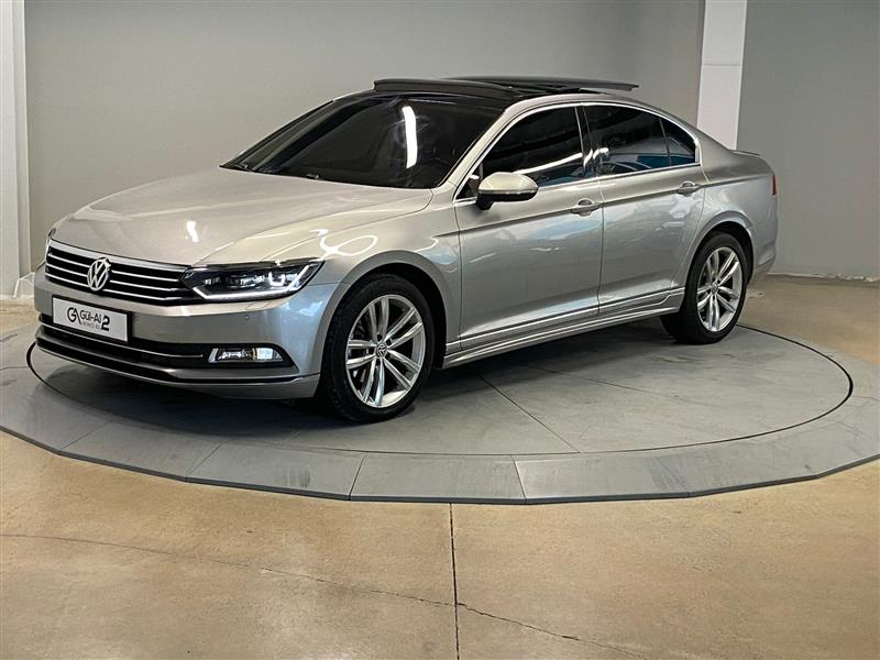 VOLKSWAGEN Passat | Araç Detay
